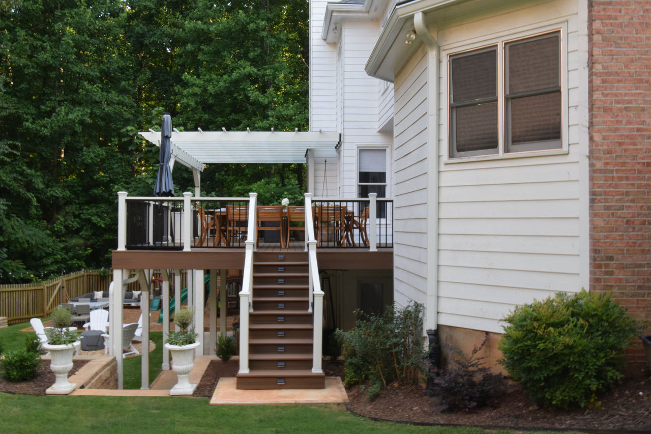 Emily completa la transformación de la terraza DIY | Trex